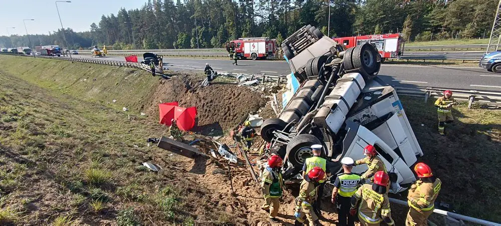 Tragiczny wypadek. Nie żyją trzy osoby (ZDJĘCIA) – Wielkopolska 112